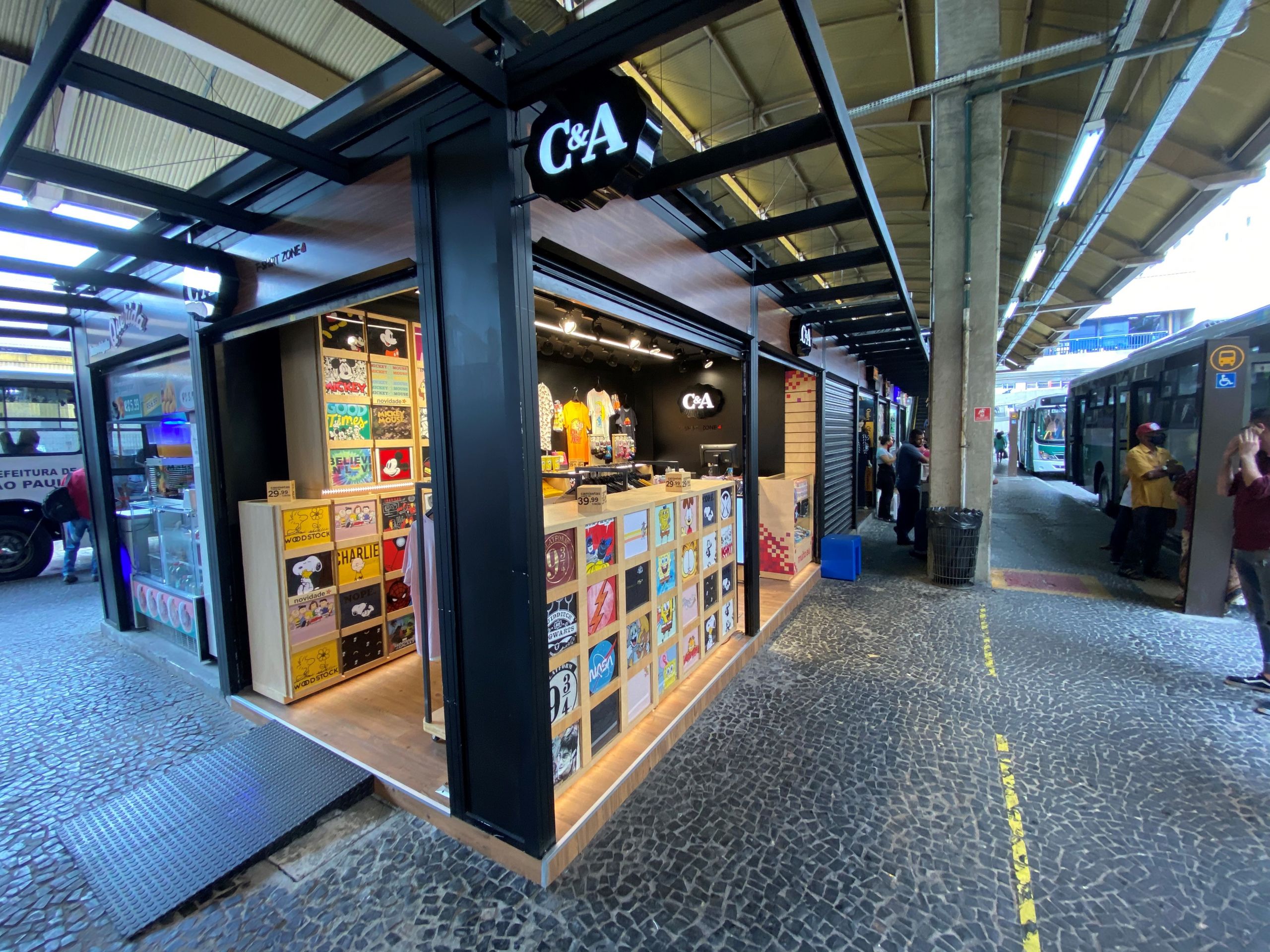 C&A inaugura sua primeira mini-store de produtos licenciados ...